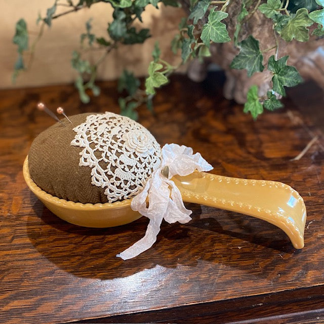 Paxe's Designs | Wool & Lace Pincushion set in Ceramic Spoon Rest ...