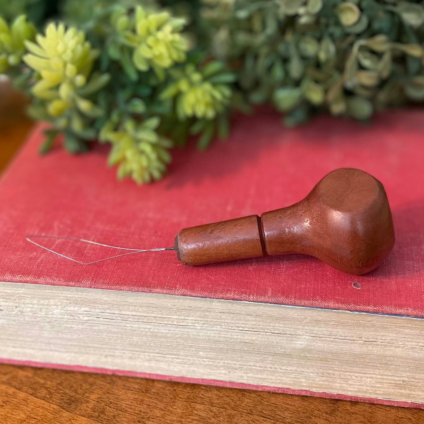 Suffolk Shaker Shop ~ Diz Threader – Hobby House Needleworks