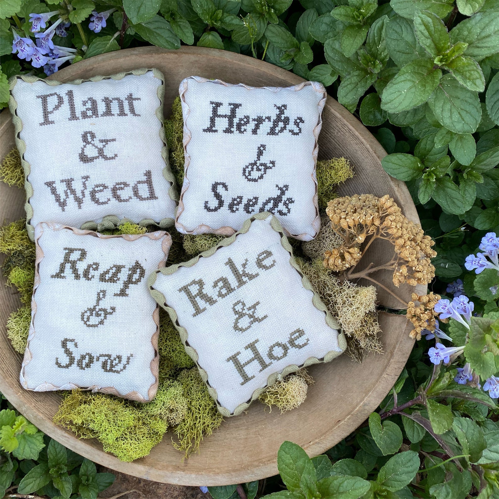 Notforgotten Farm – Hobby House Needleworks